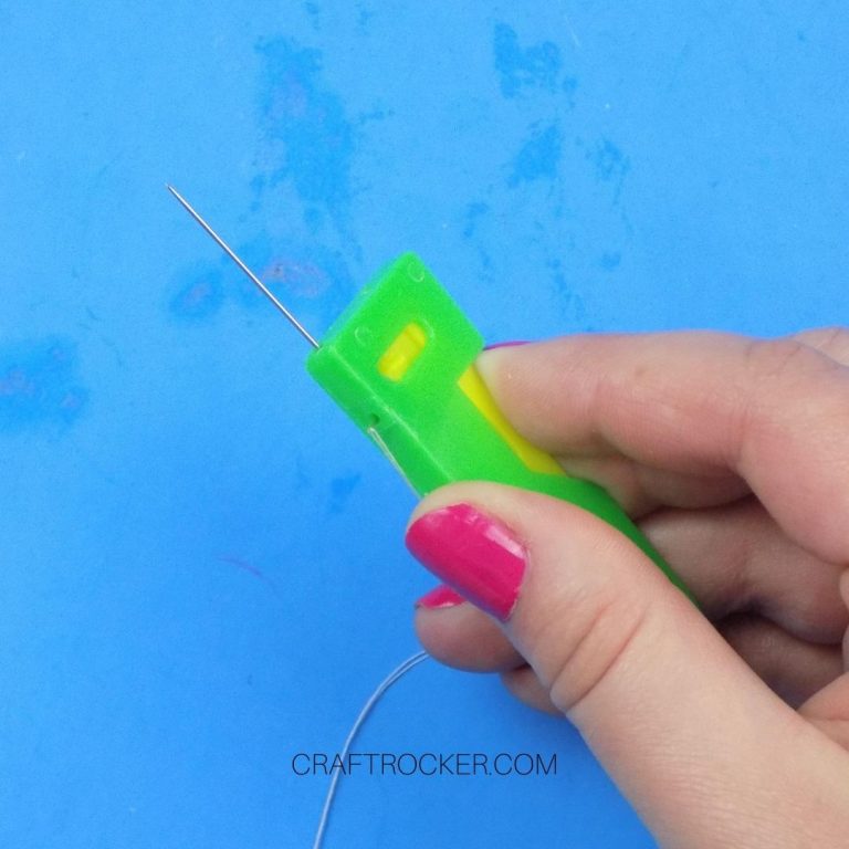 How to Thread a Needle - 3 Different Ways - Craft Rocker