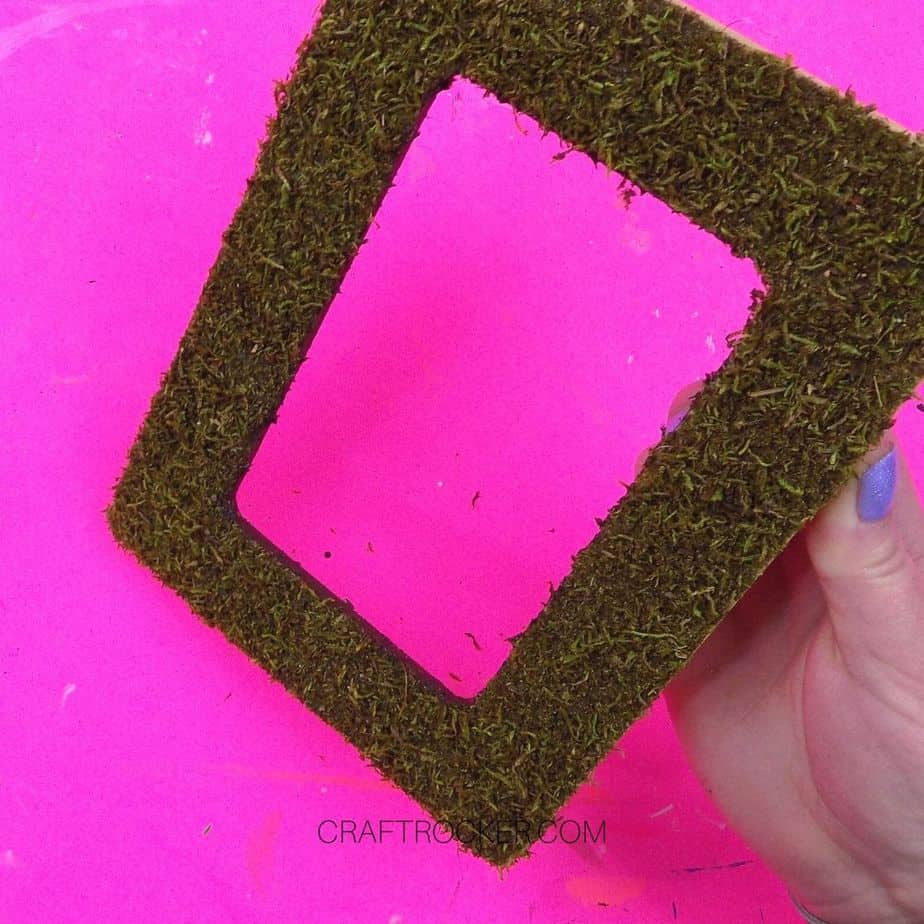 DIY Moss Frame with Flowers - Craft Rocker